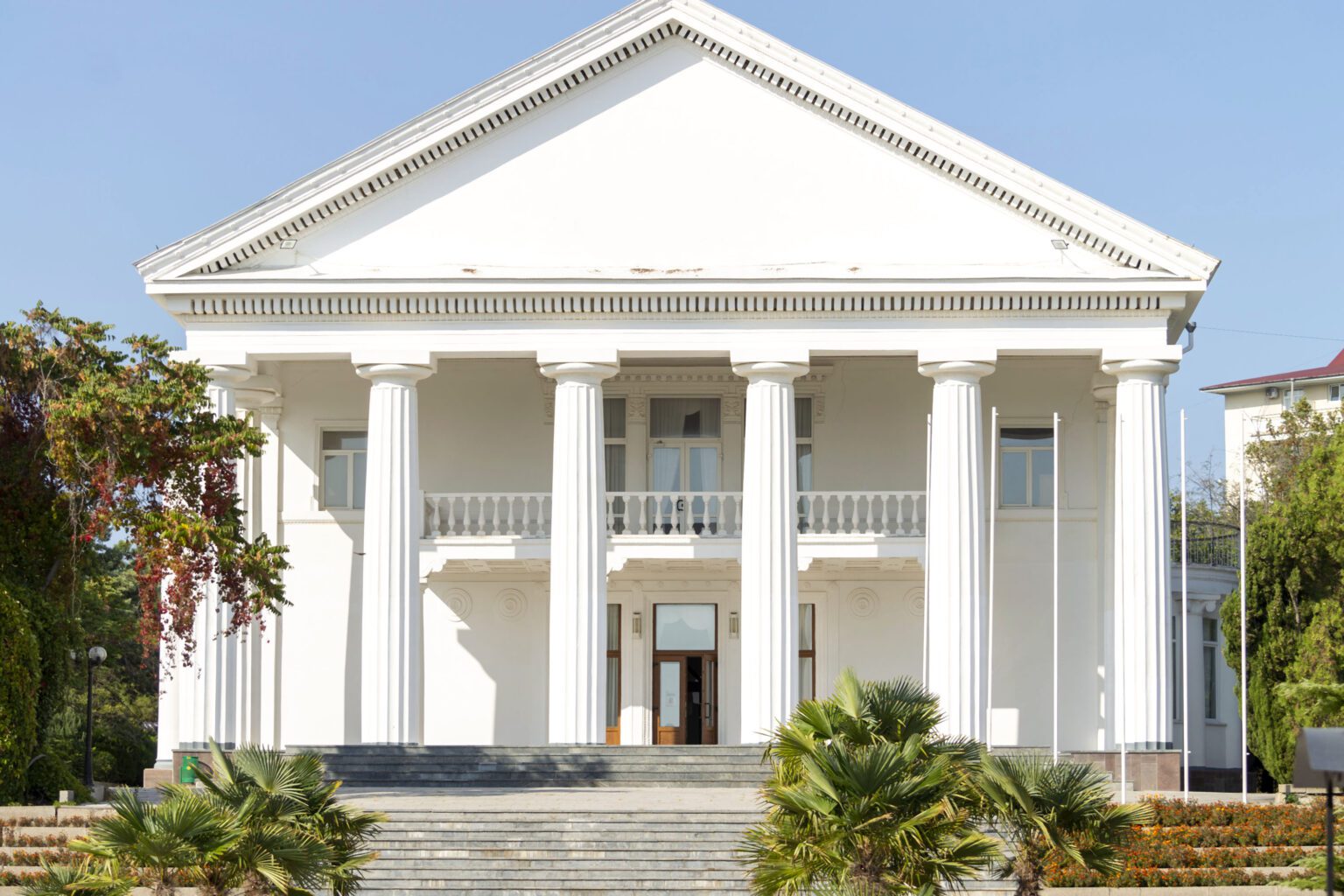 Guide to 17 House Exterior Styles & Architecture